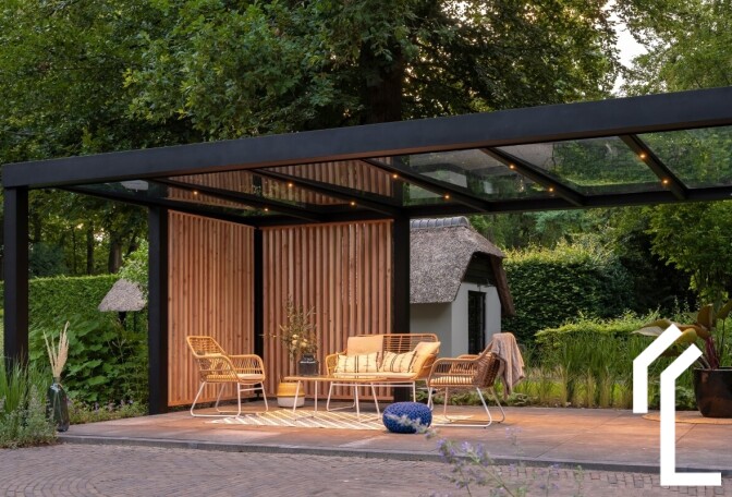 Terrasoverkapping kopen - Elk seizoen genieten | Solundo