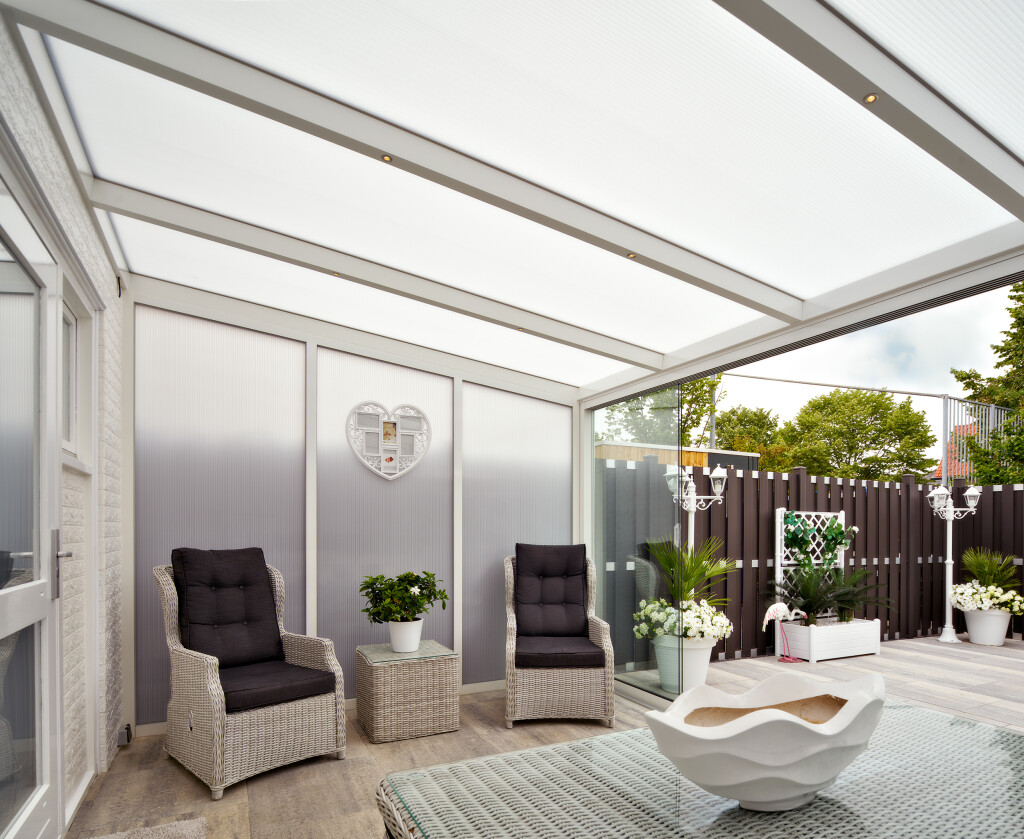 Zelf een afdak van polycarbonaat maken is best makkelijk! | Solundo